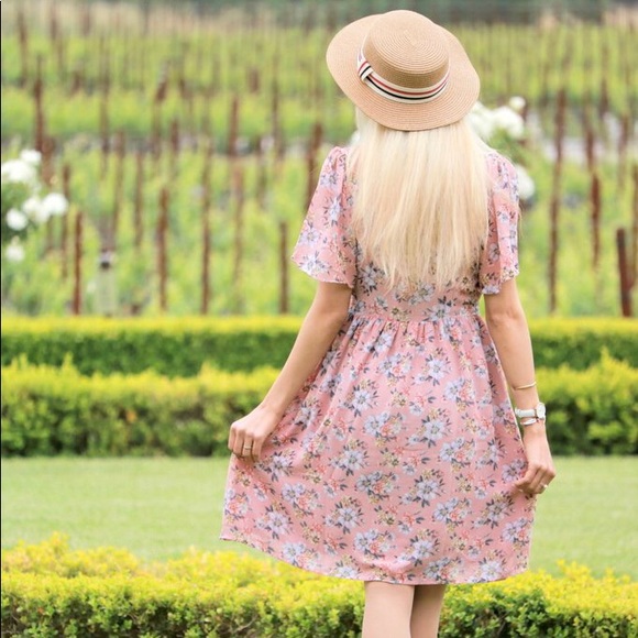 Gilli | Dresses | Gili Midi Floral Dress In Blush | Poshmark
